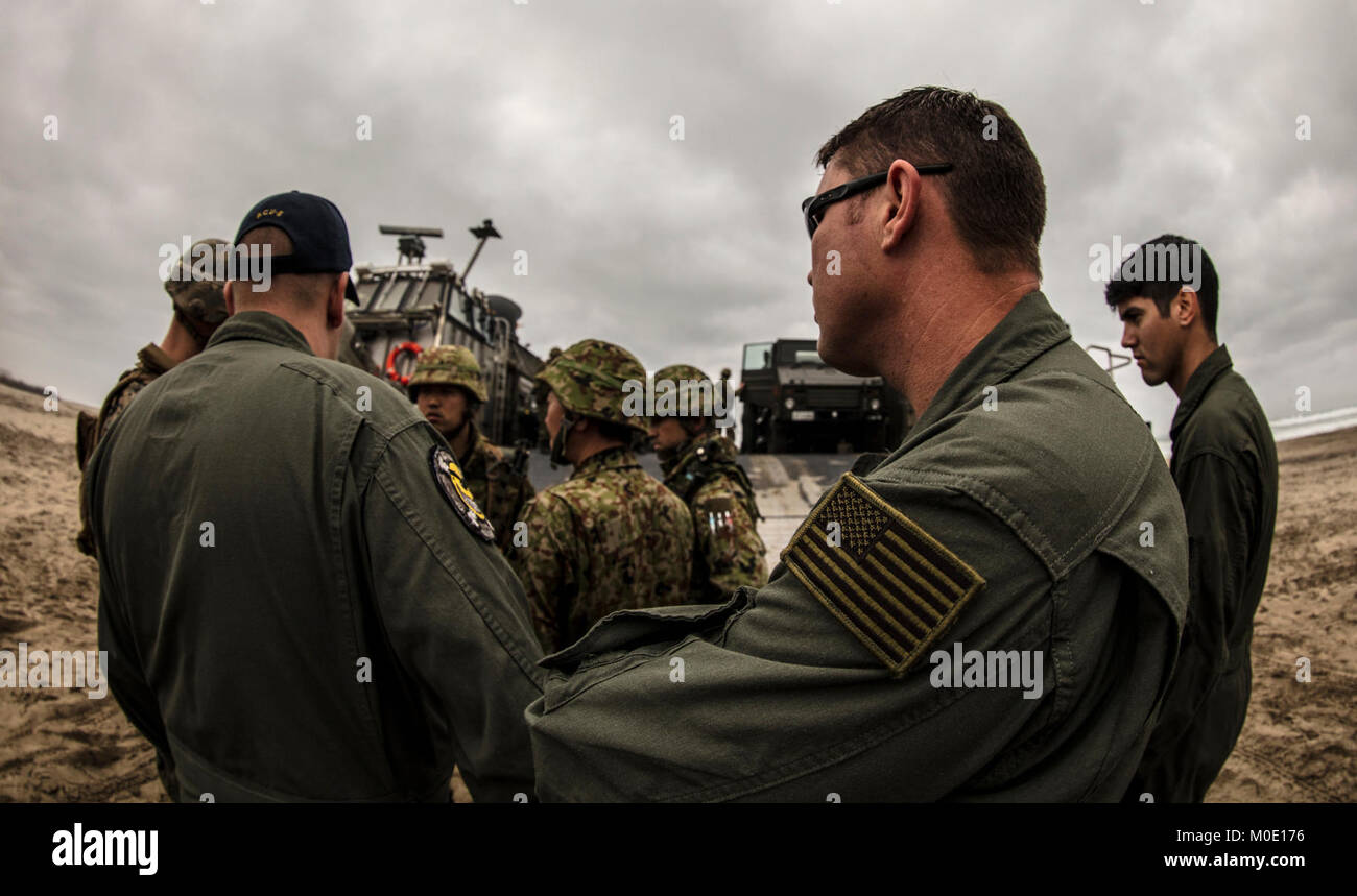 MARINE CORPS BASE CAMP PENDLETON, Calif. – Soldiers with the Western ...