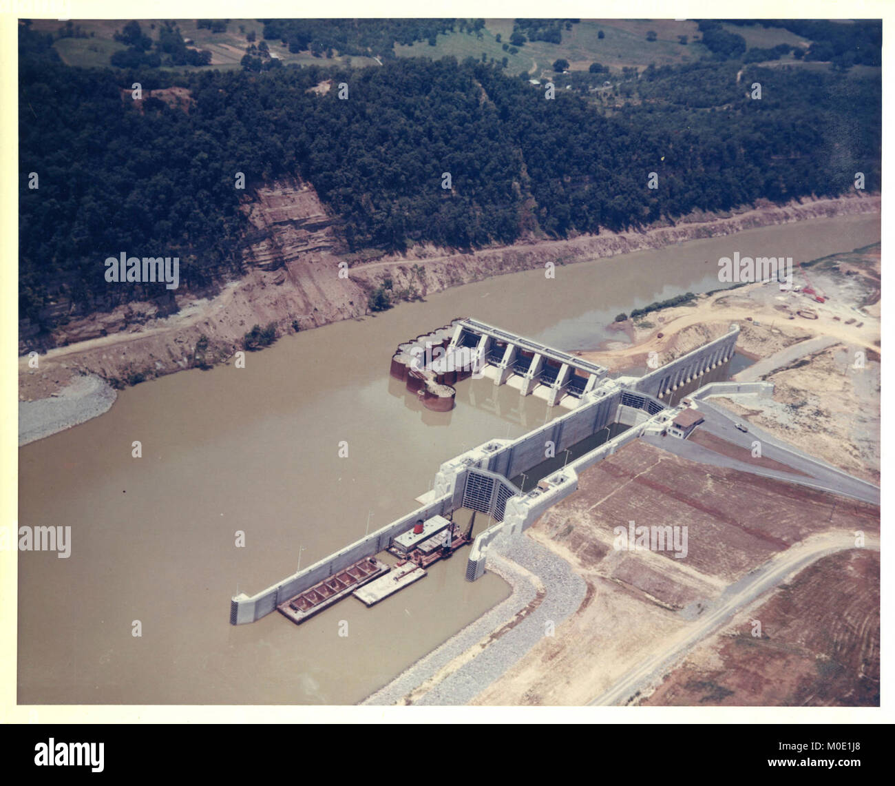 The U.S. Army Corps of Engineers Nashville District constructs Cordell ...