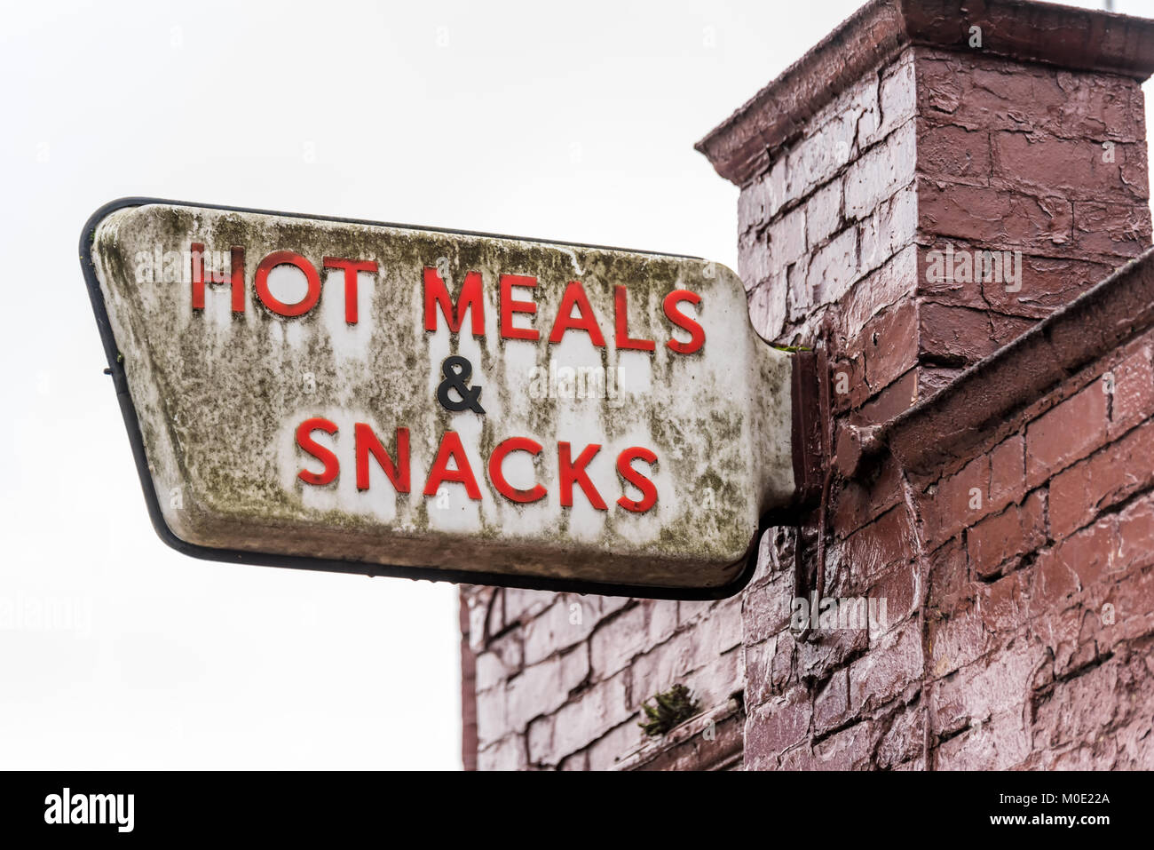 Pub bar brick wall hi-res stock photography and images - Alamy
