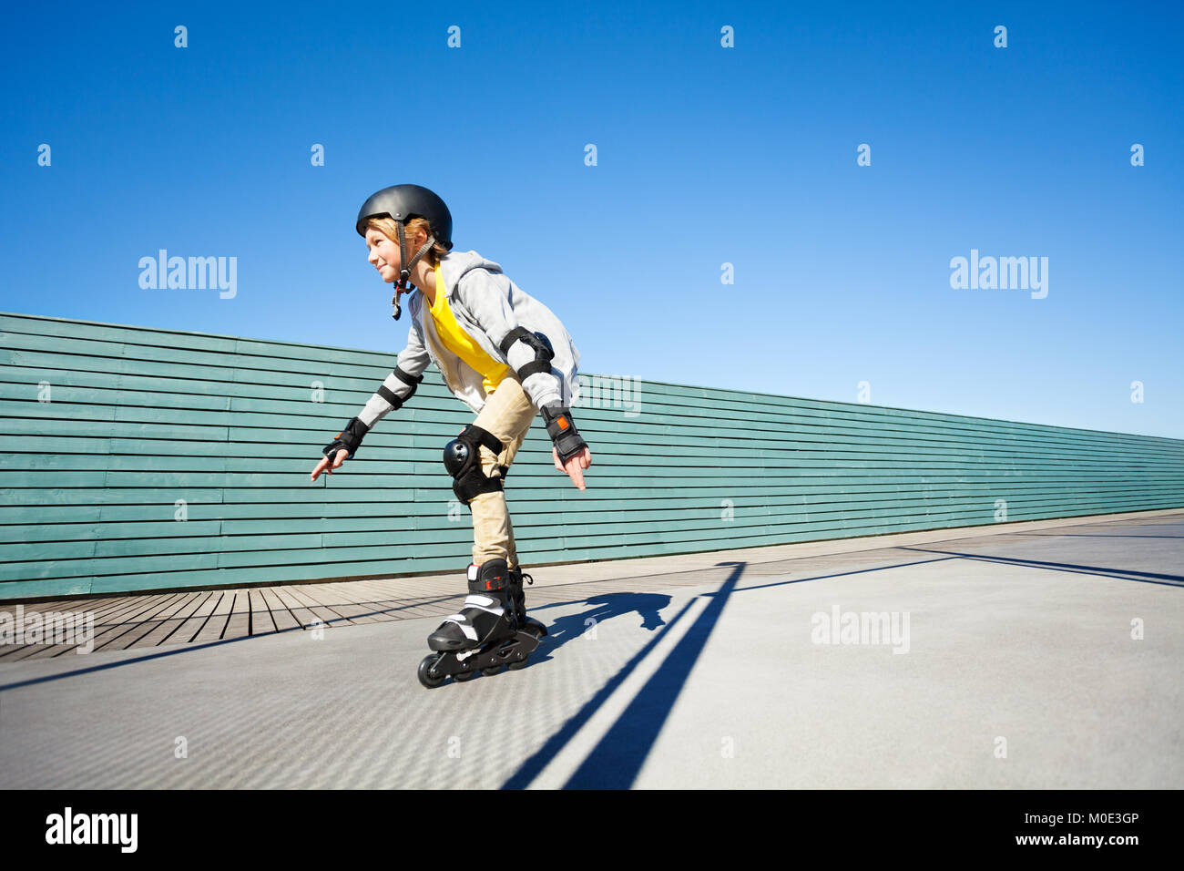 Rollerblading trick hi-res stock photography and images - Alamy