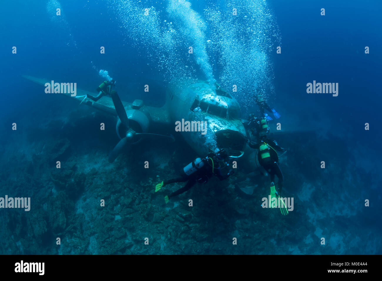 Scuba diver at Douglas C-47, Dakota, military version of the DC-3 ...
