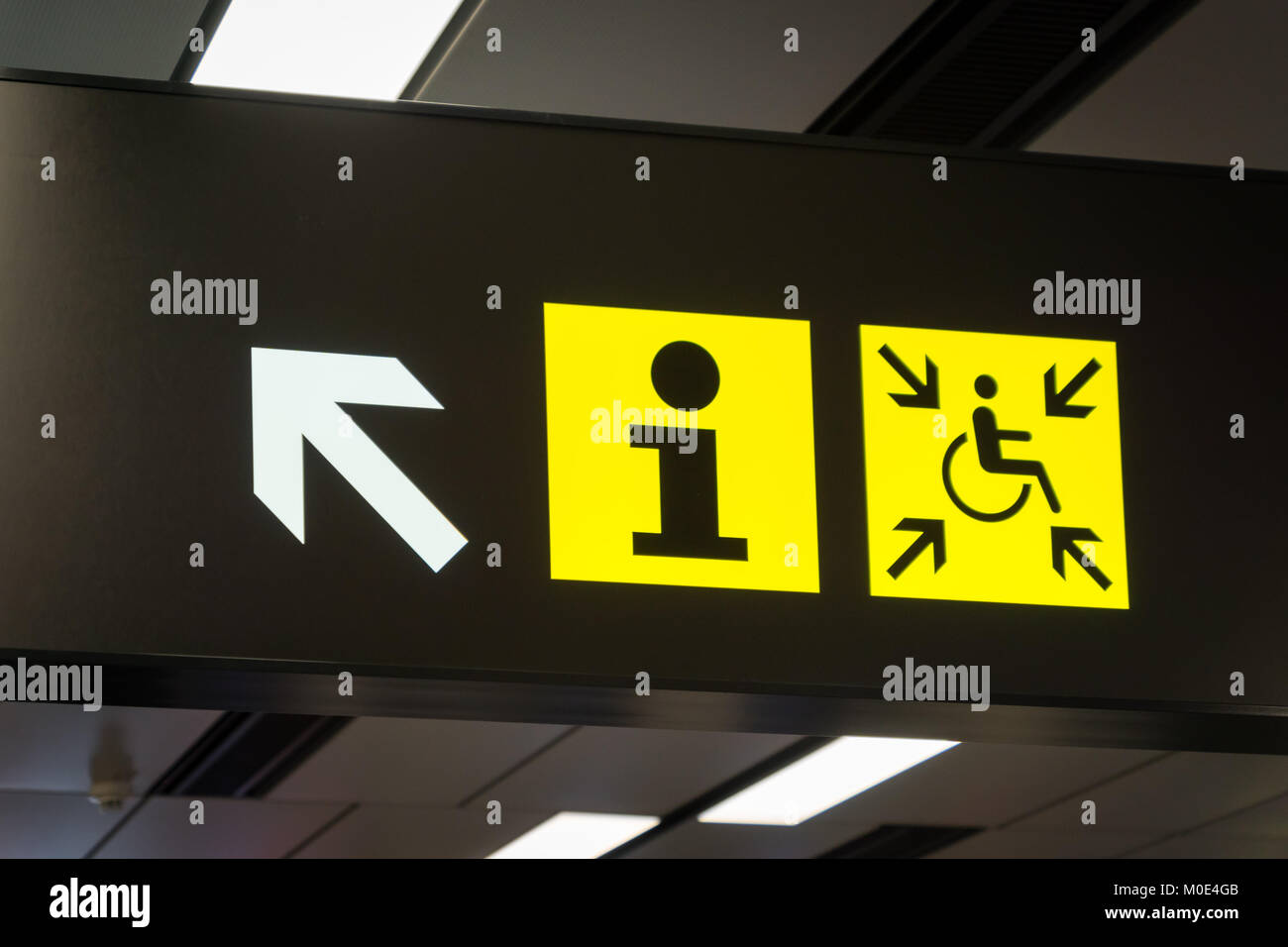 Airport sign board hi-res stock photography and images - Alamy