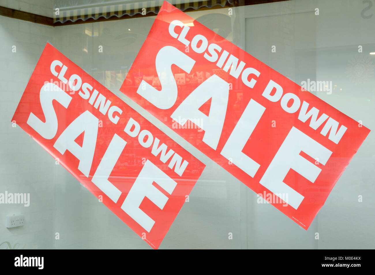 Closing Down Sale signs in shop window Stock Photo - Alamy