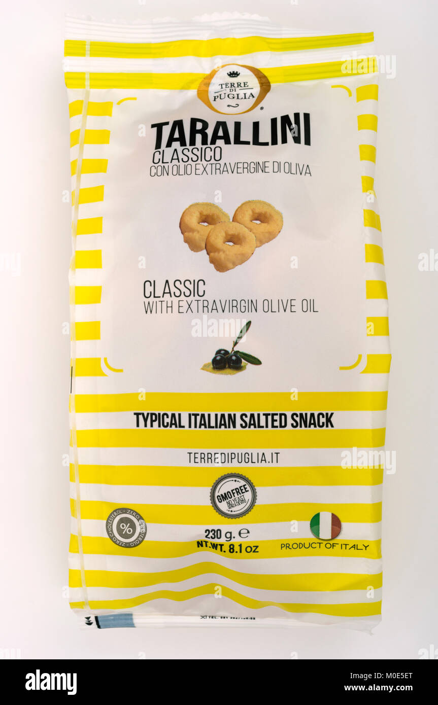 Tarallini Classico Italian snack Stock Photo - Alamy