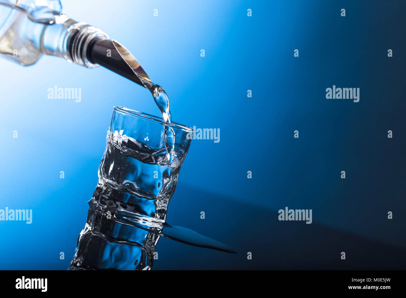 Vodka pouring hi-res stock photography and images - Alamy