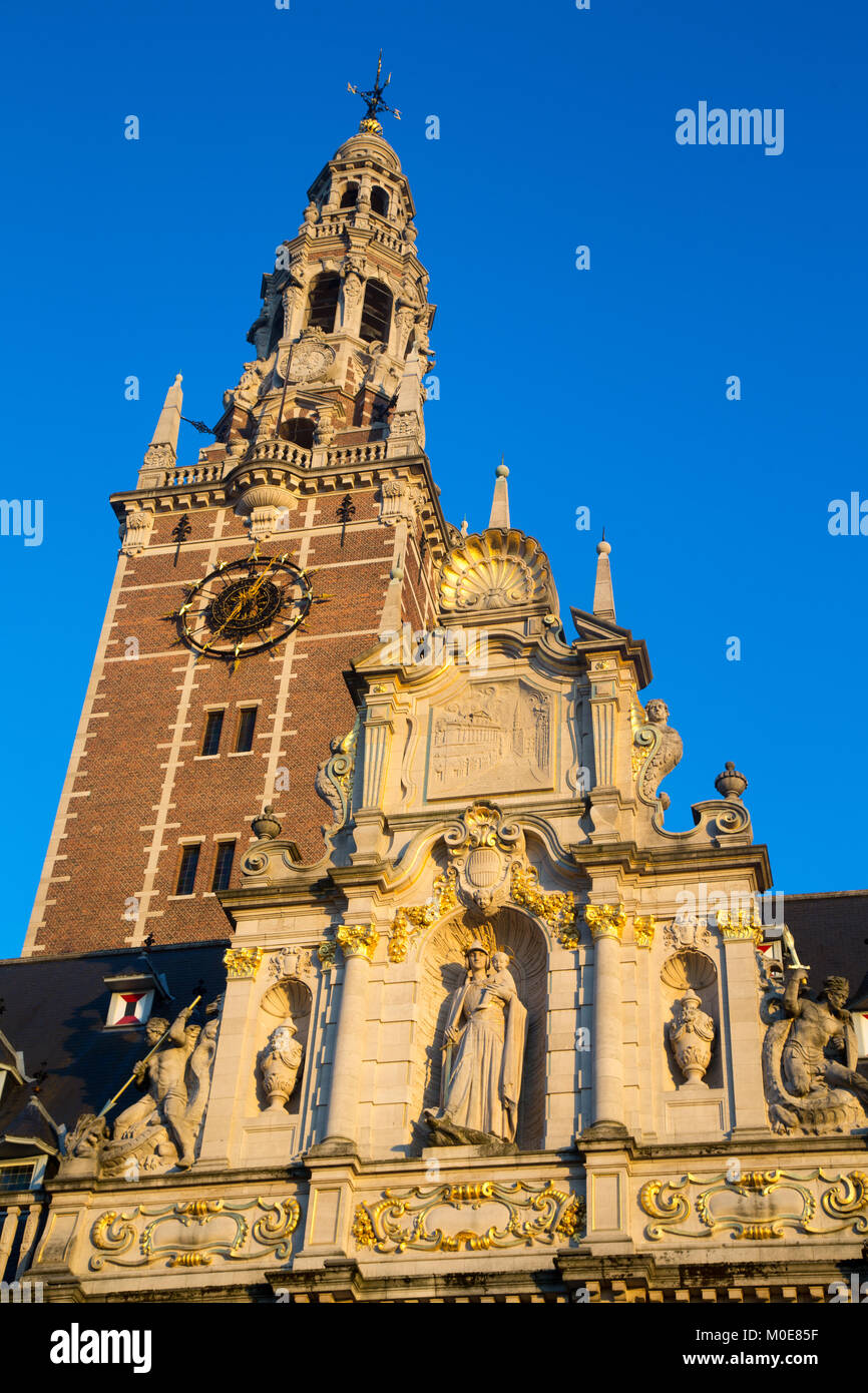 The university library on the Ladeuze square, Leuven, Belgium Stock ...