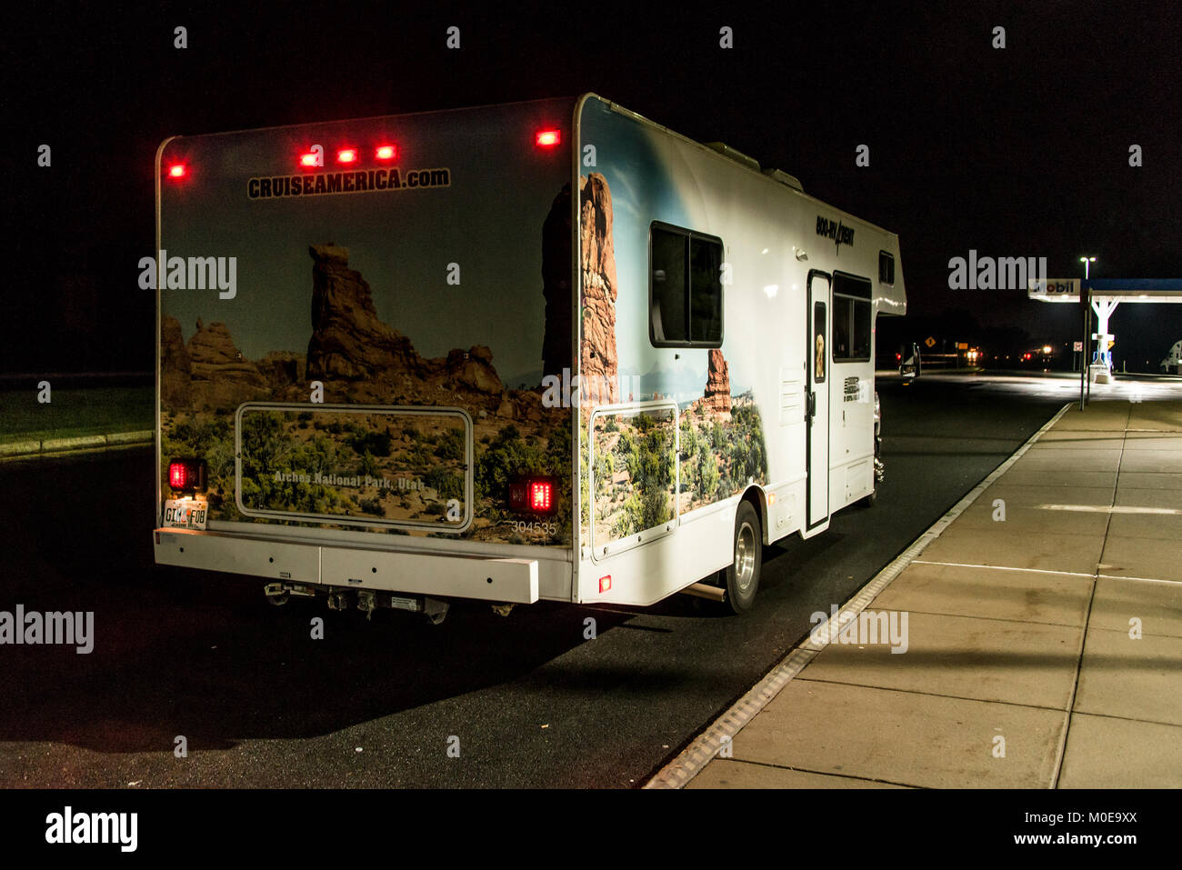 Canada camper van family hi-res stock photography and images - Alamy