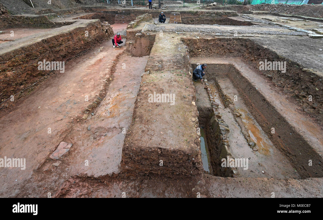 Chinas largest temple hi-res stock photography and images - Alamy