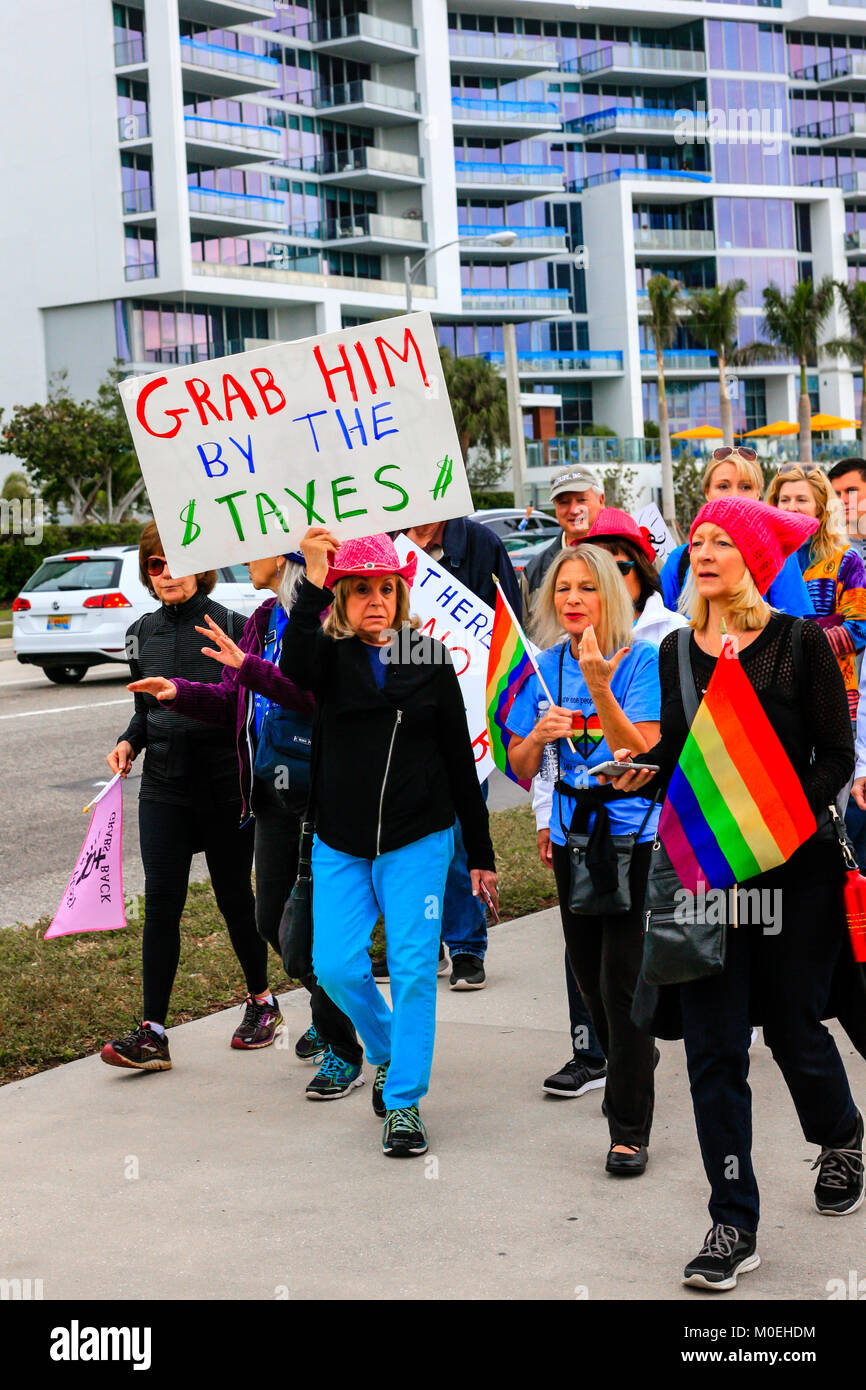 Sarasota, USA. 20th Jan, 2018. People at the Women's March in downtown ...