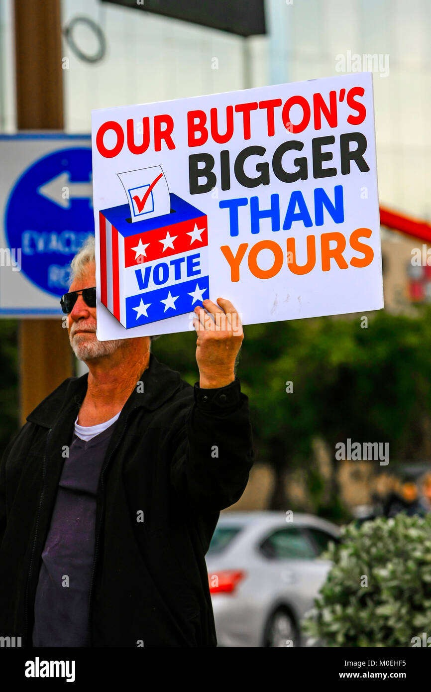 Sarasota, USA. 20th Jan, 2018. People at the Women's March in downtown ...