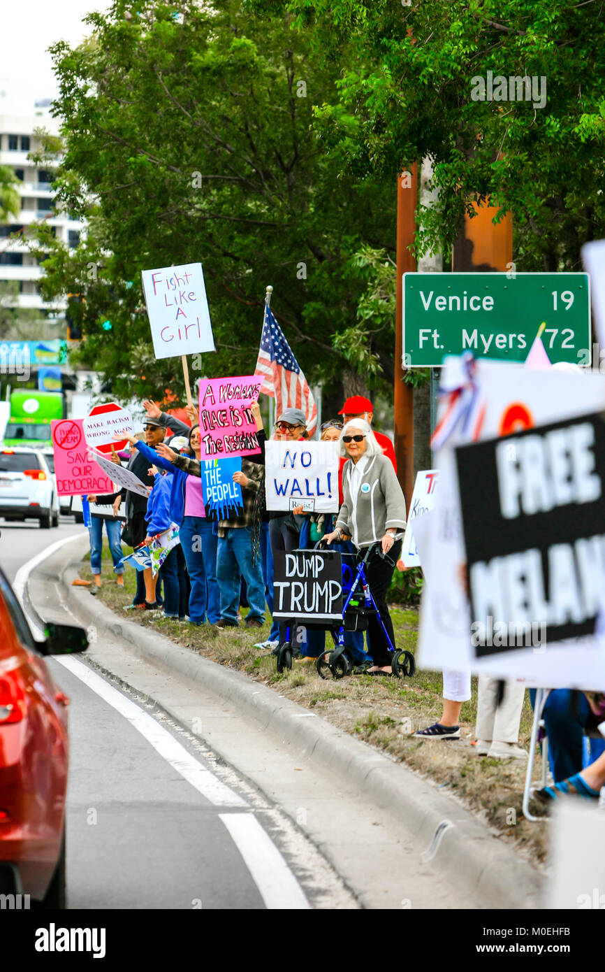 Sarasota, USA. 20th Jan, 2018. People at the Women's March in downtown ...