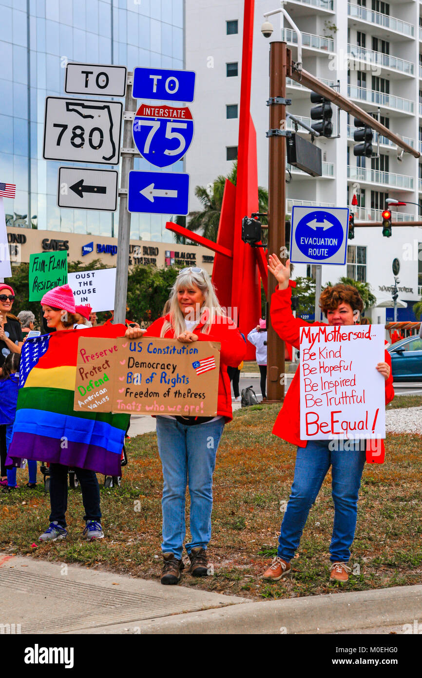 Sarasota, USA. 20th Jan, 2018. People at the Women's March in downtown ...