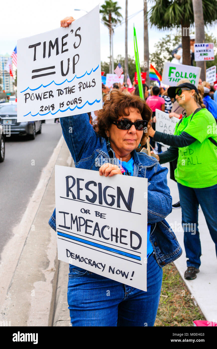 Sarasota, USA. 20th Jan, 2018. People at the Women's March in downtown ...