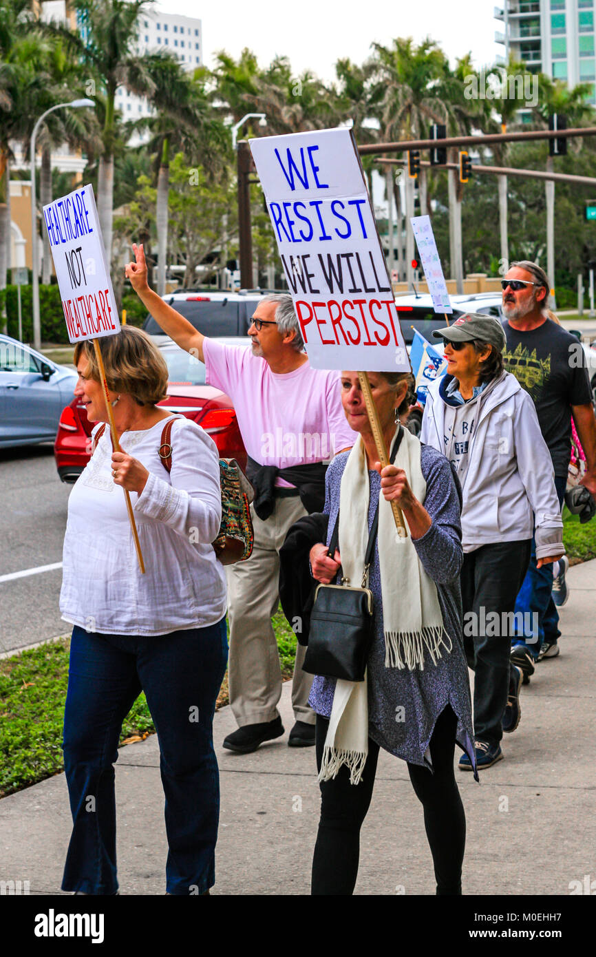 Sarasota, USA. 20th Jan, 2018. People at the Women's March in downtown ...