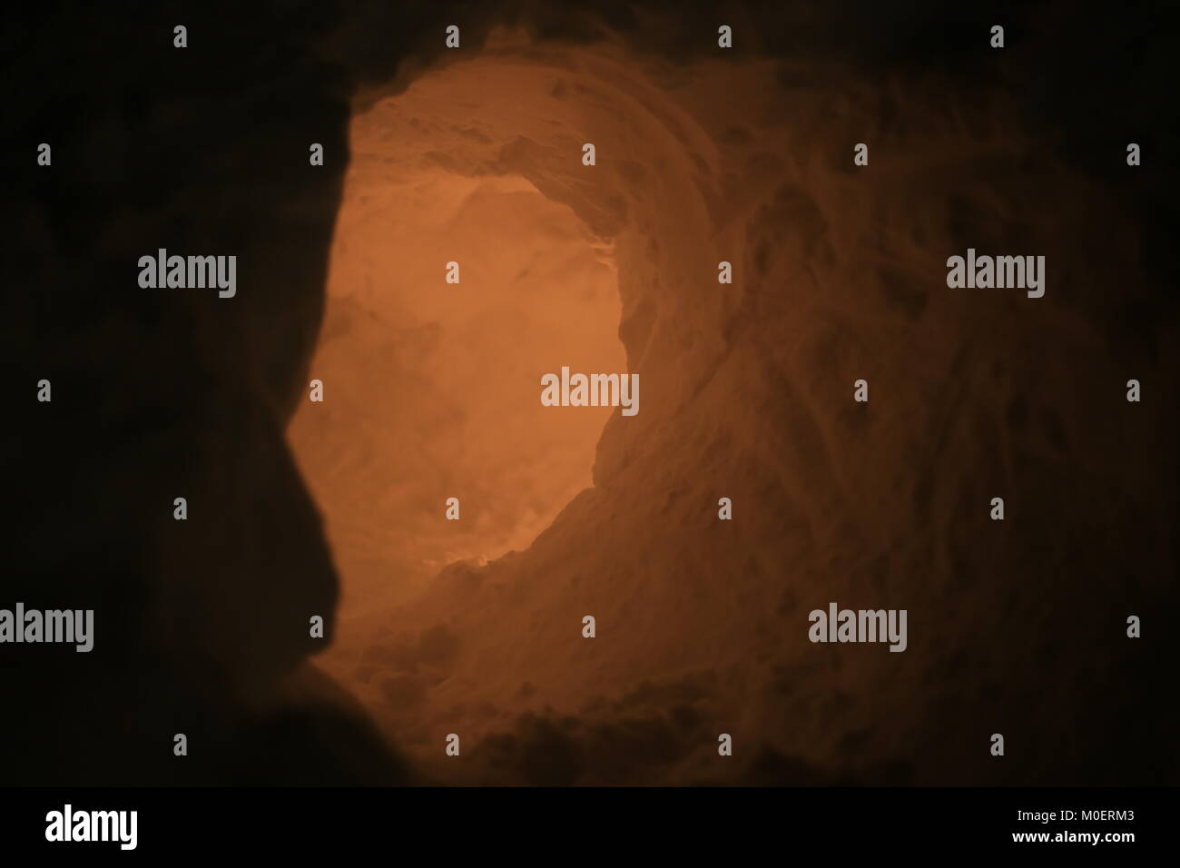 Candle lit snow cave hi-res stock photography and images - Alamy