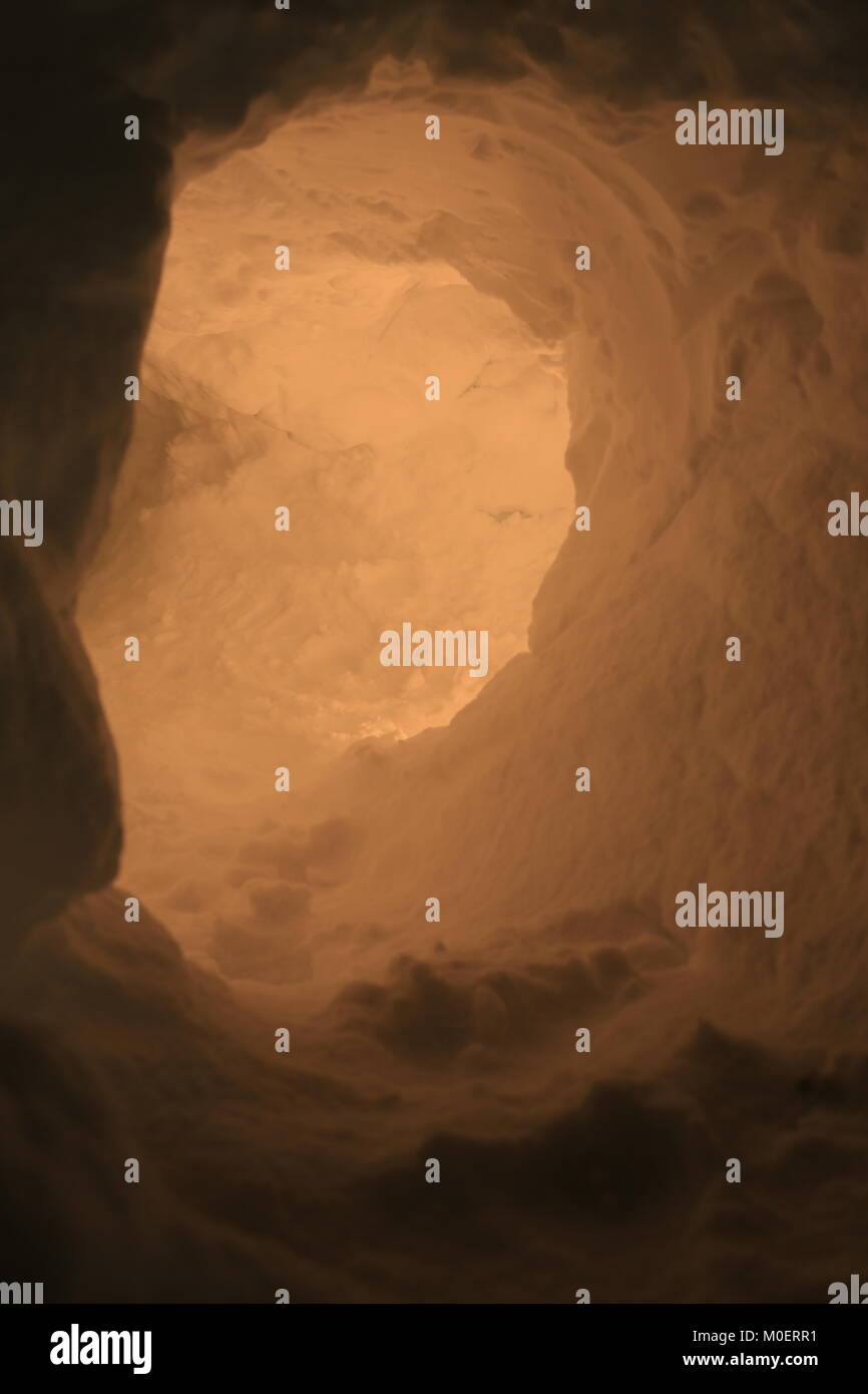 Candle lit snow cave hi-res stock photography and images - Alamy
