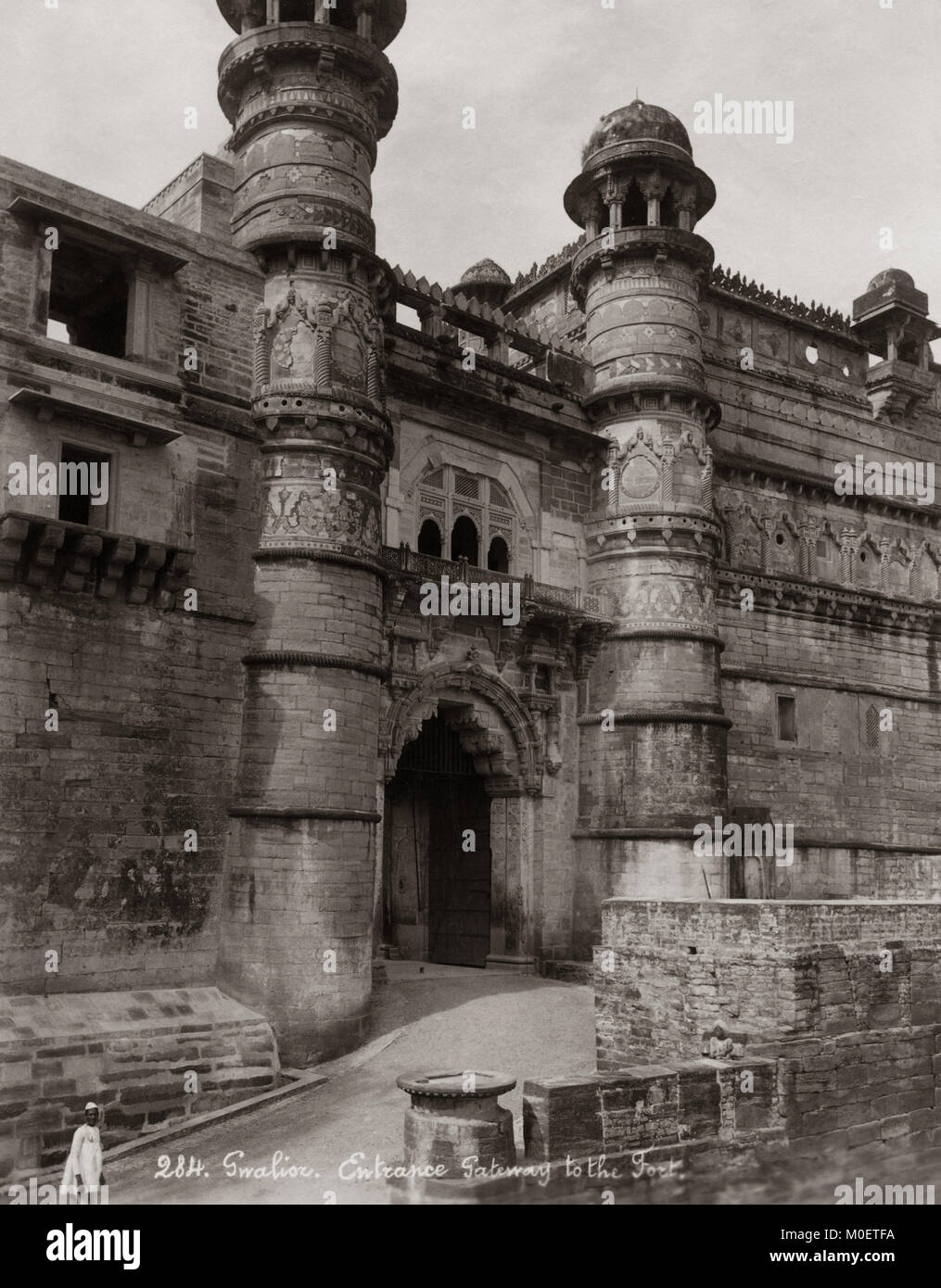 Gwalior gate hi-res stock photography and images - Alamy