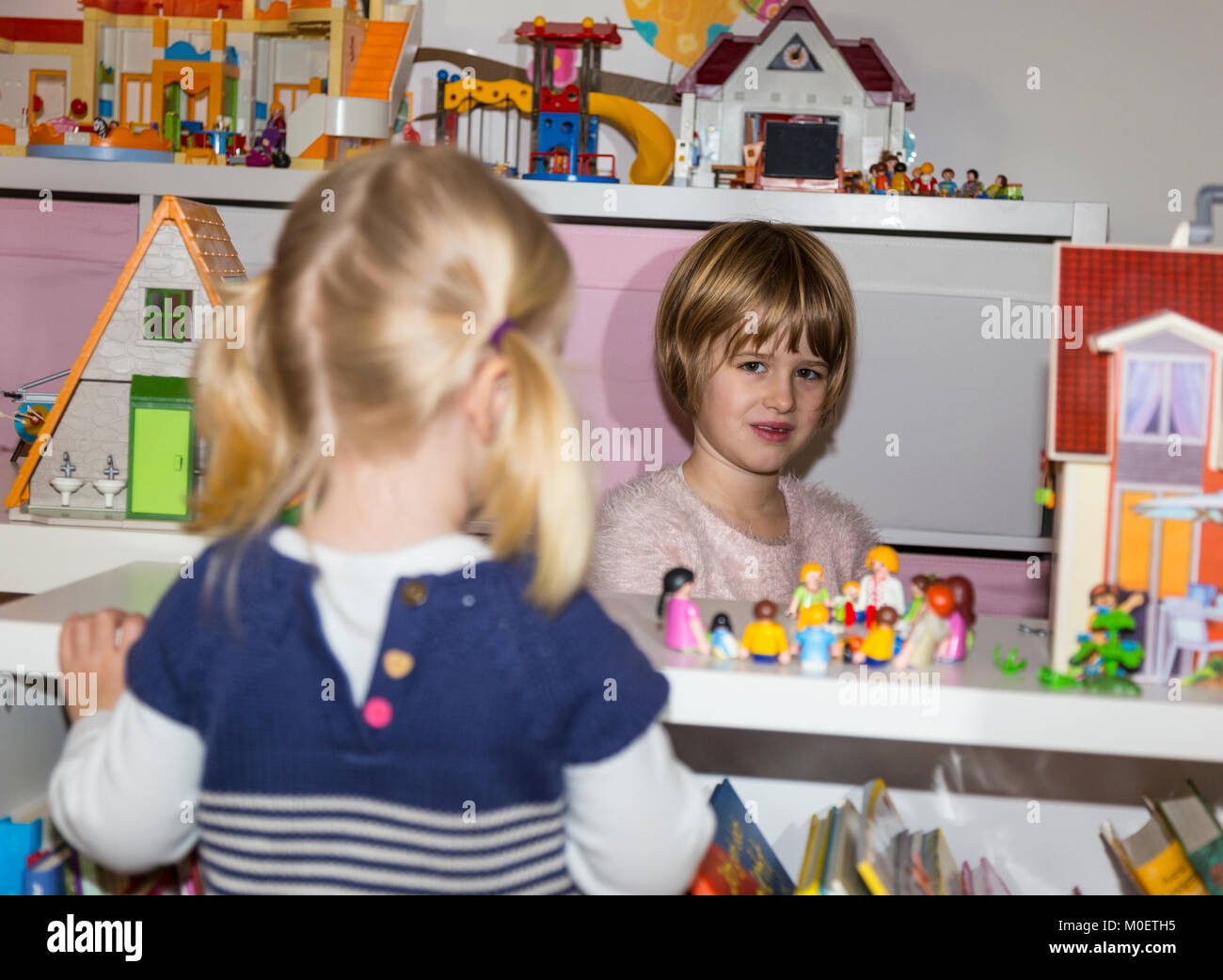 Kindergarten class room hi-res stock photography and images - Alamy