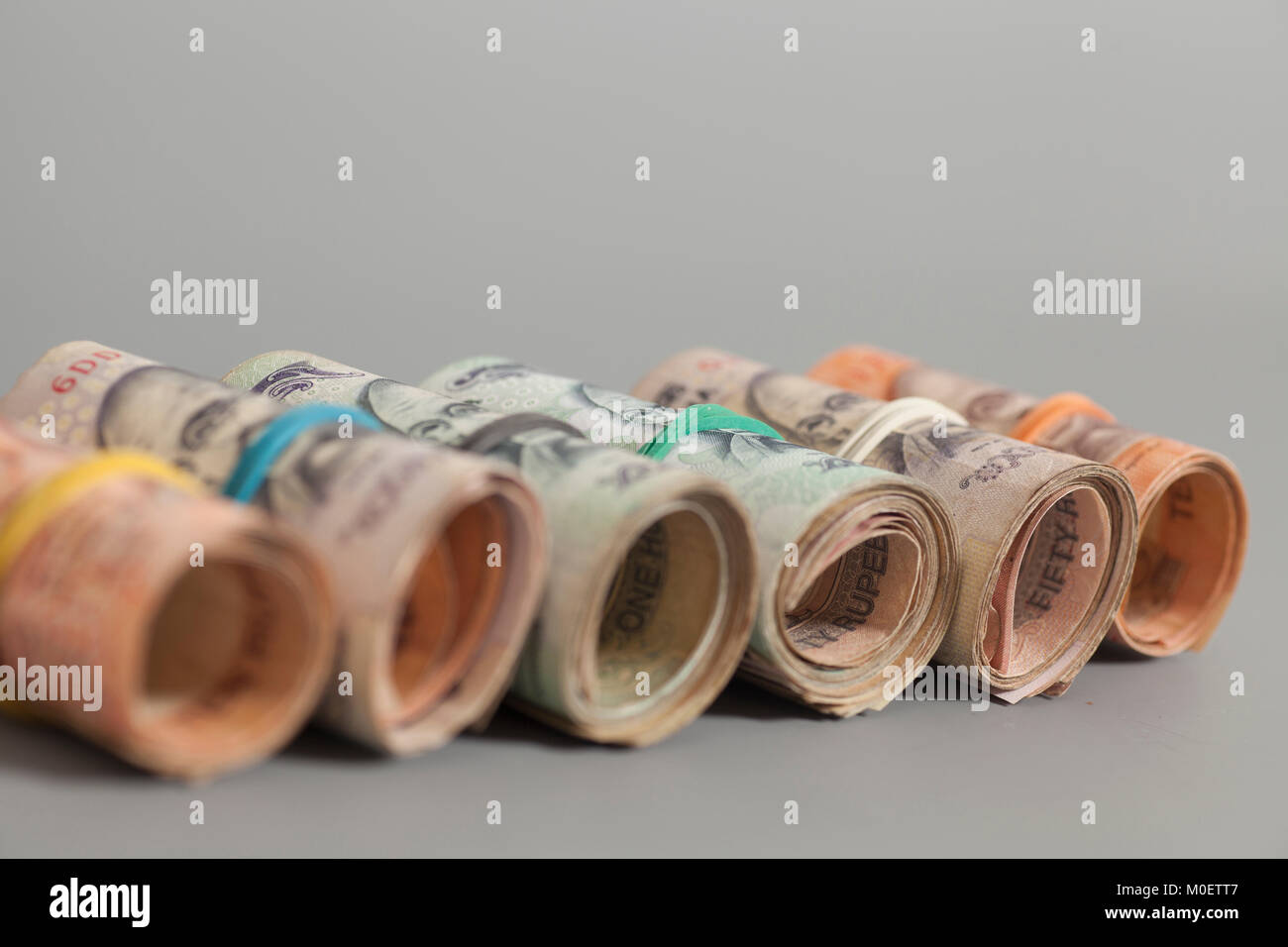 Indian currency bundle 100 rupees hi-res stock photography and images ...