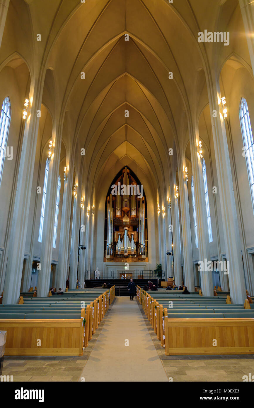 Interior hallgrímskirkja church hallgrímur reykjavík hi-res stock ...