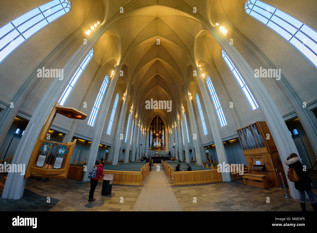 Interior hallgrímskirkja church hallgrímur reykjavík hi-res stock ...