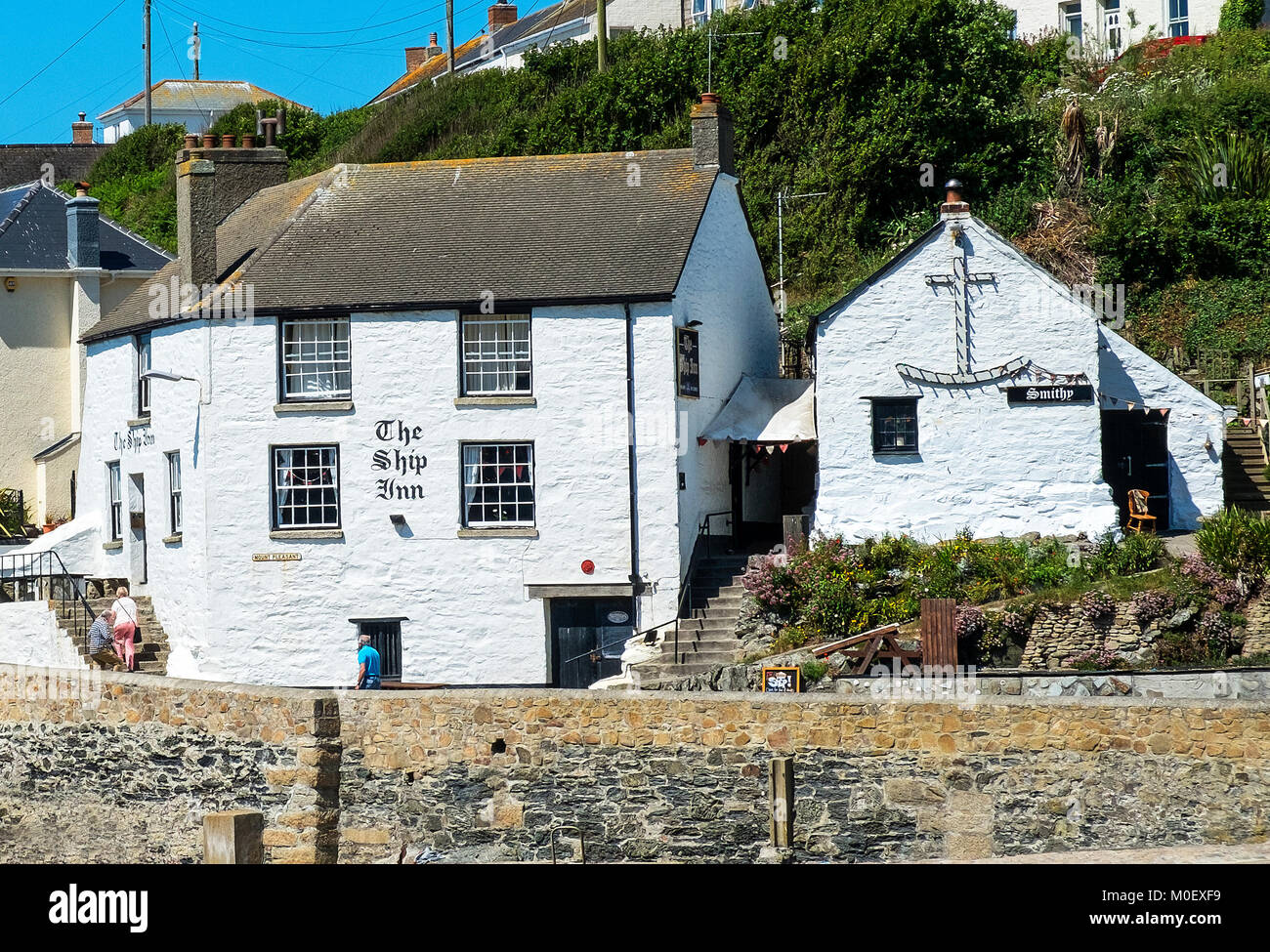 Ship inn at porthleven hi-res stock photography and images - Alamy