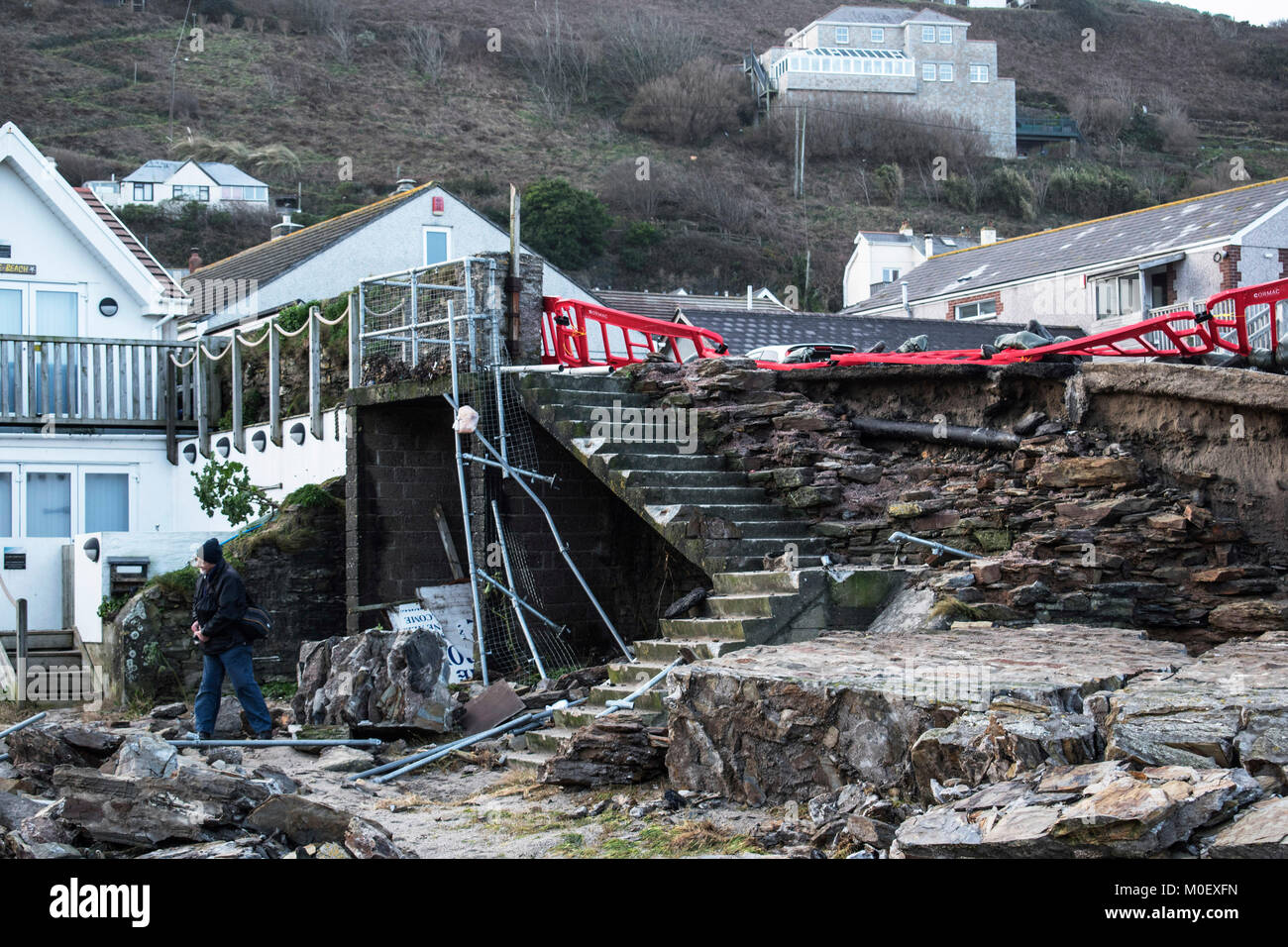 Coastal storm damage hi-res stock photography and images - Alamy