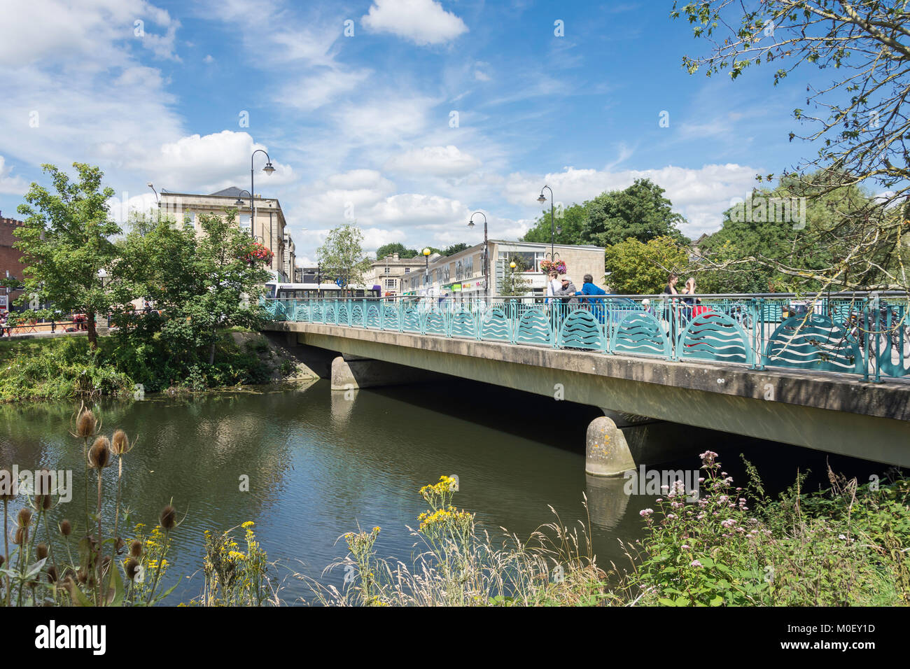 River avon at chippenham hi-res stock photography and images - Alamy