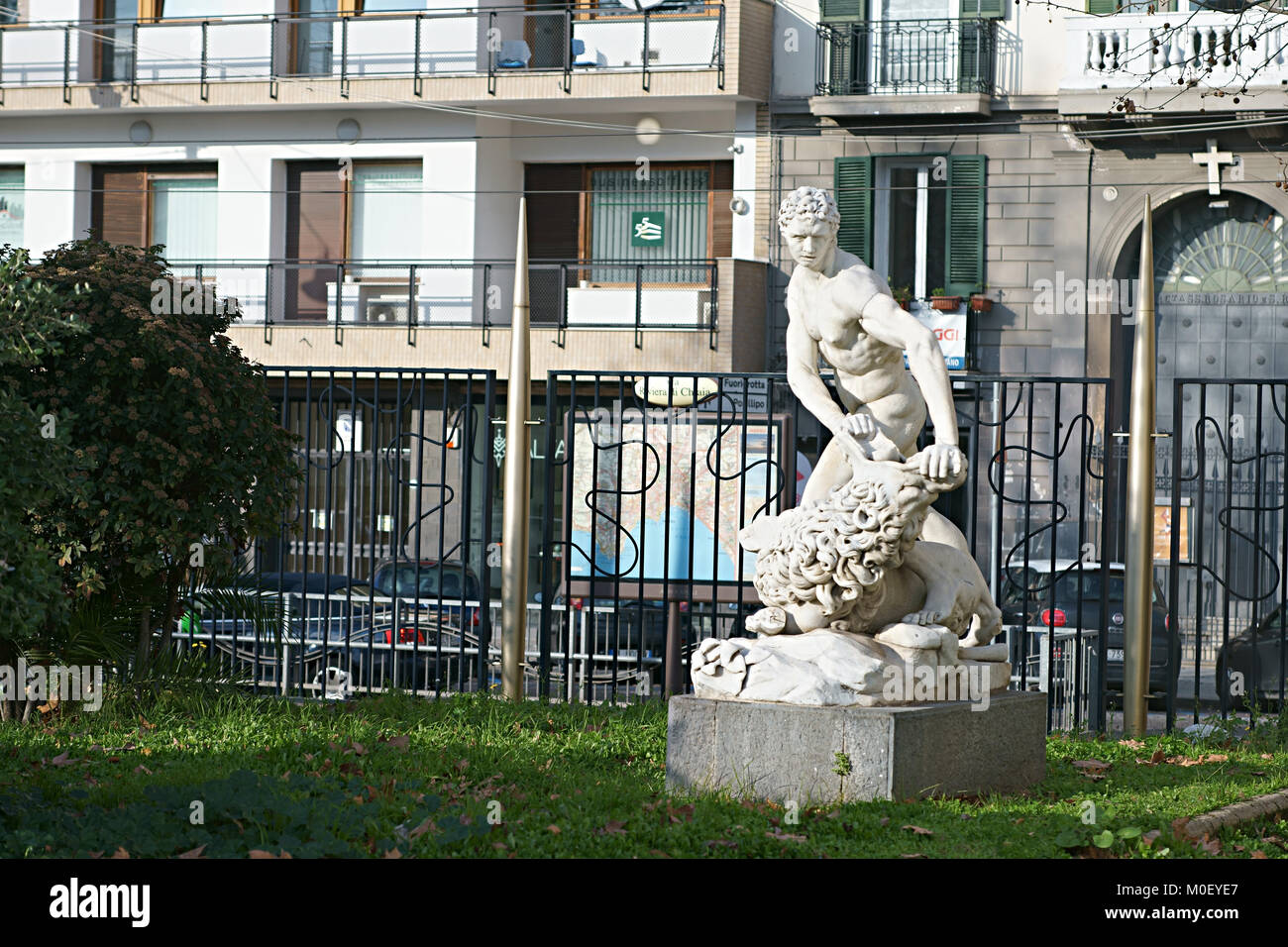 Statue statua villa hi-res stock photography and images - Alamy