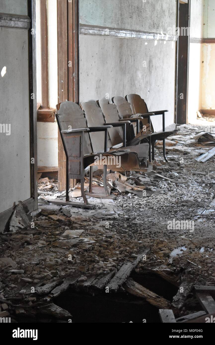 old abandoned gym Stock Photo - Alamy
