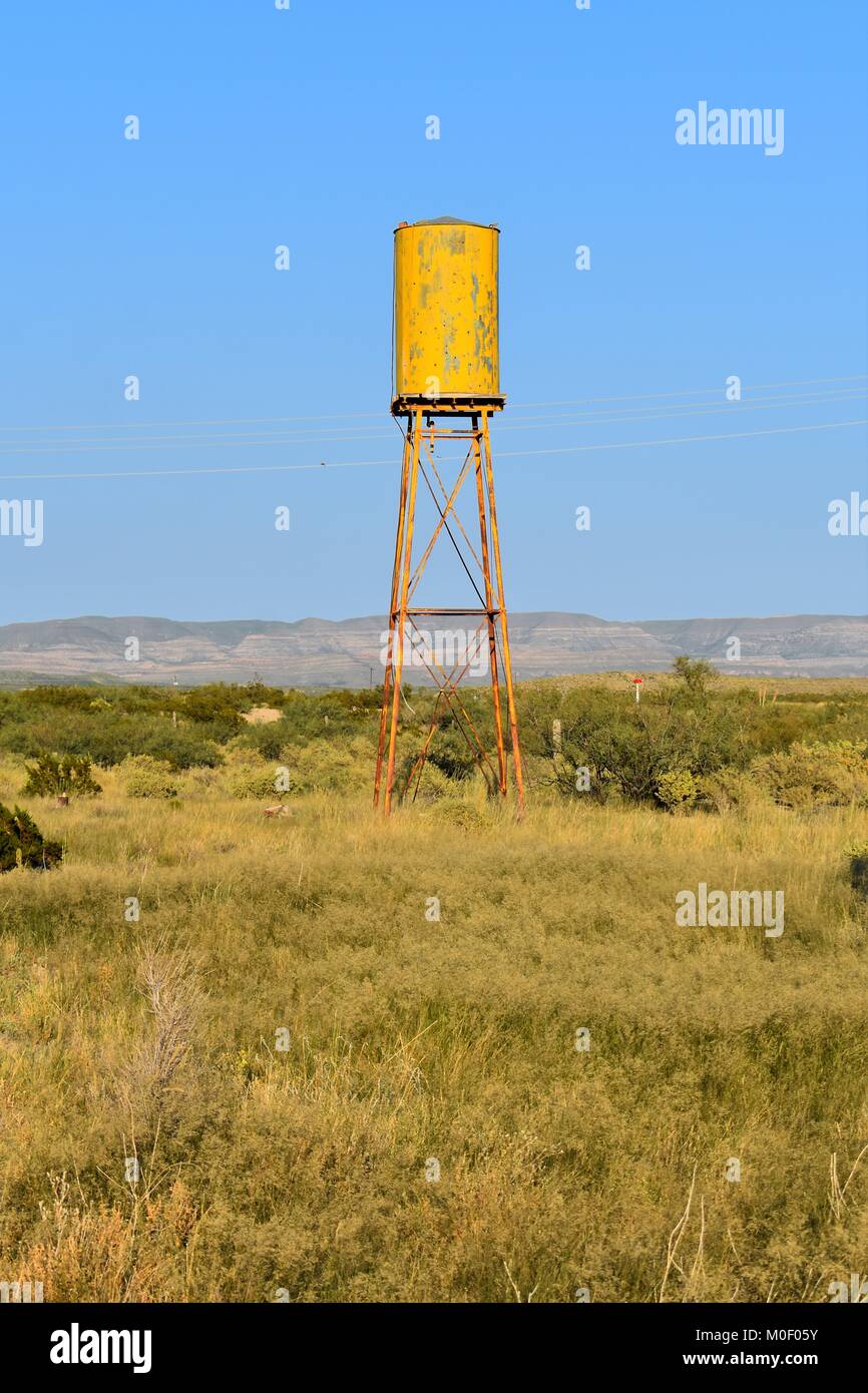 Yellow water tower hi-res stock photography and images - Alamy