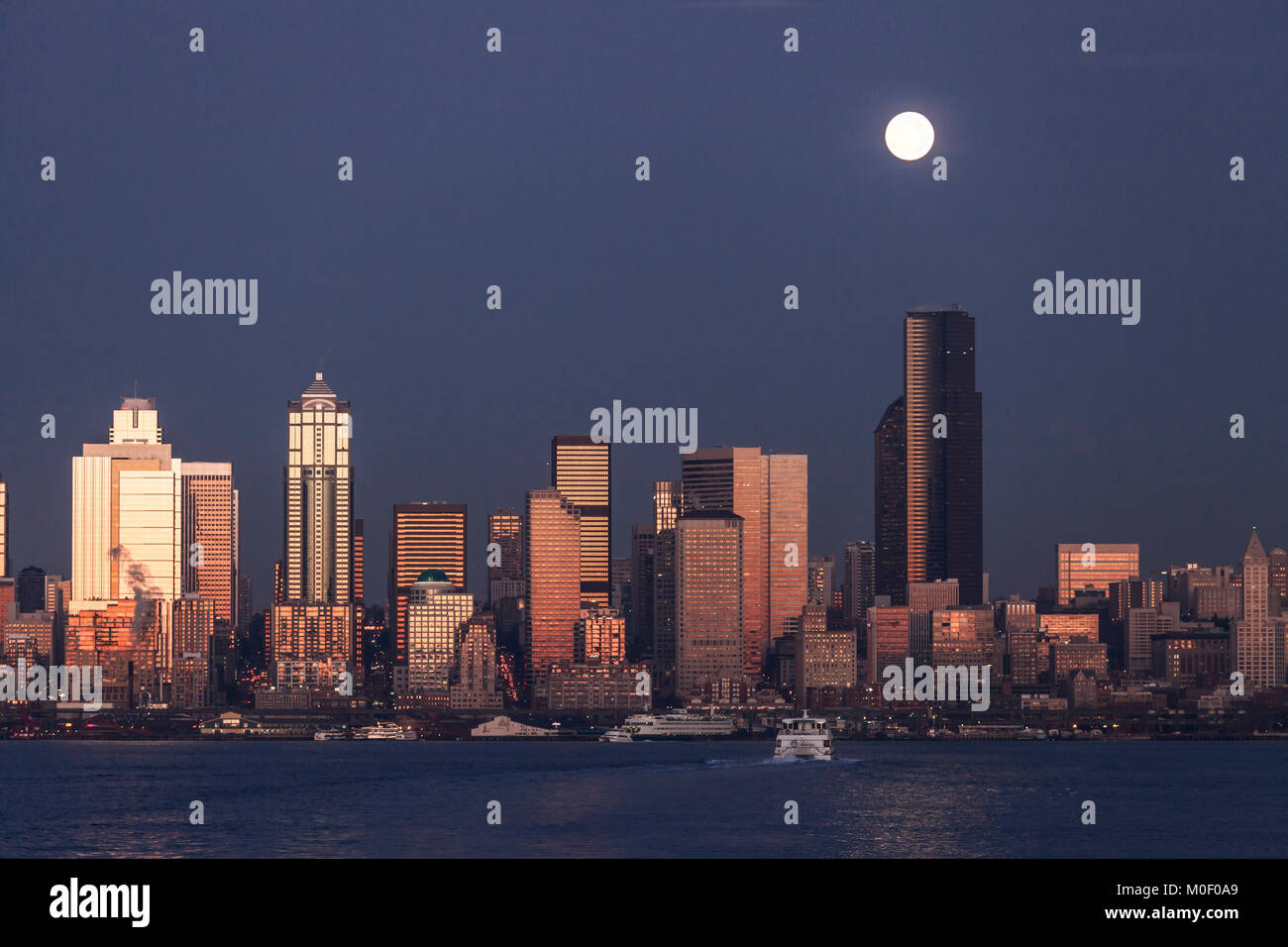 Seattle skyline moon city urban hi-res stock photography and images - Alamy