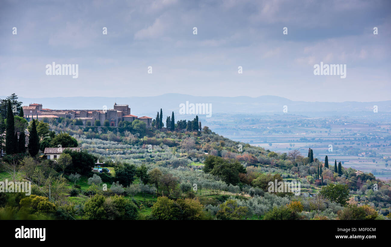 Idyllic views across a hillside in Tuscany Stock Photo - Alamy