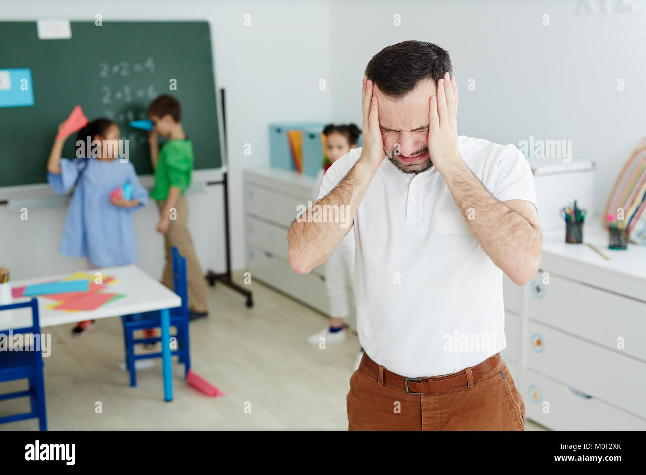 School aged kids hi-res stock photography and images - Alamy