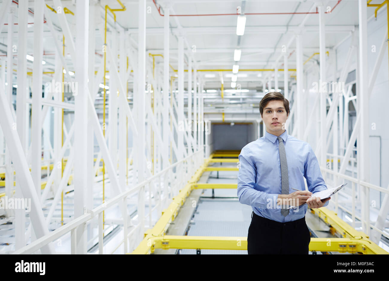 Engineer staff hi-res stock photography and images - Alamy