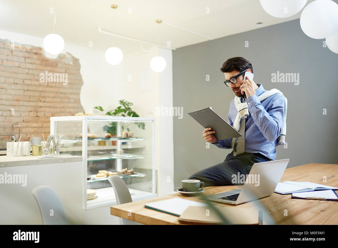Busy expert person hi-res stock photography and images - Alamy