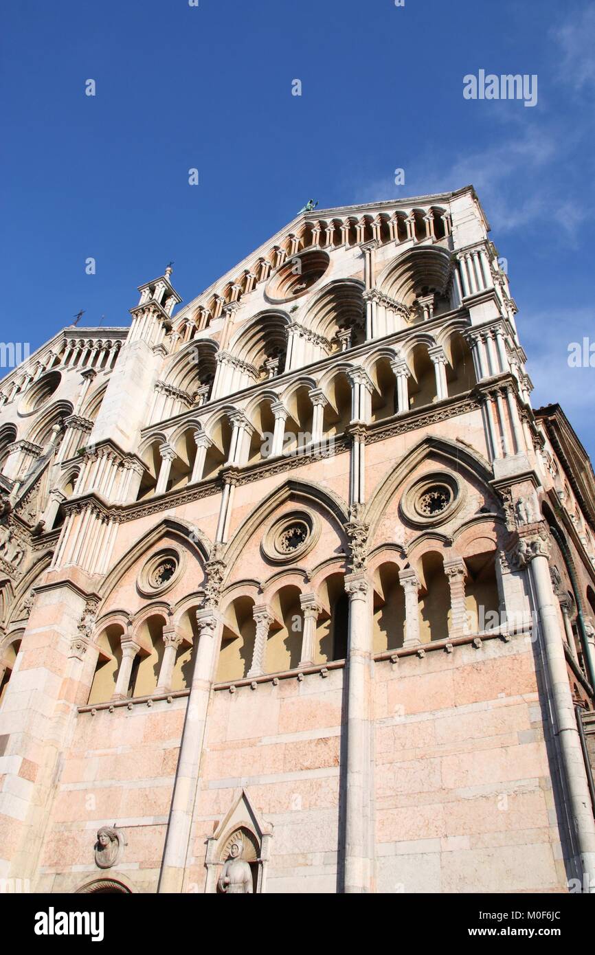 Italian romanesque architecture hi-res stock photography and images - Alamy