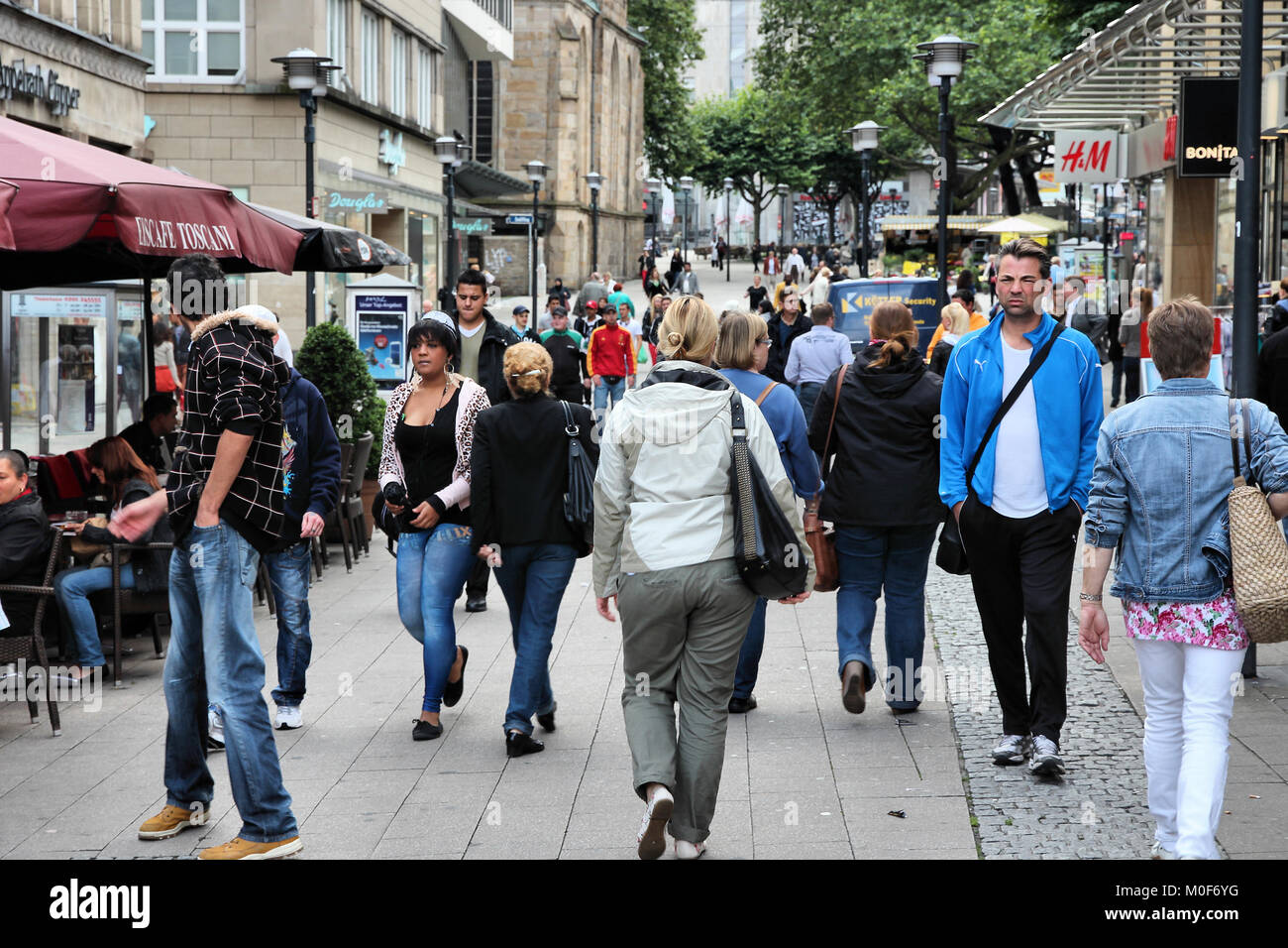 Essen the shopping city hi-res stock photography and images - Alamy