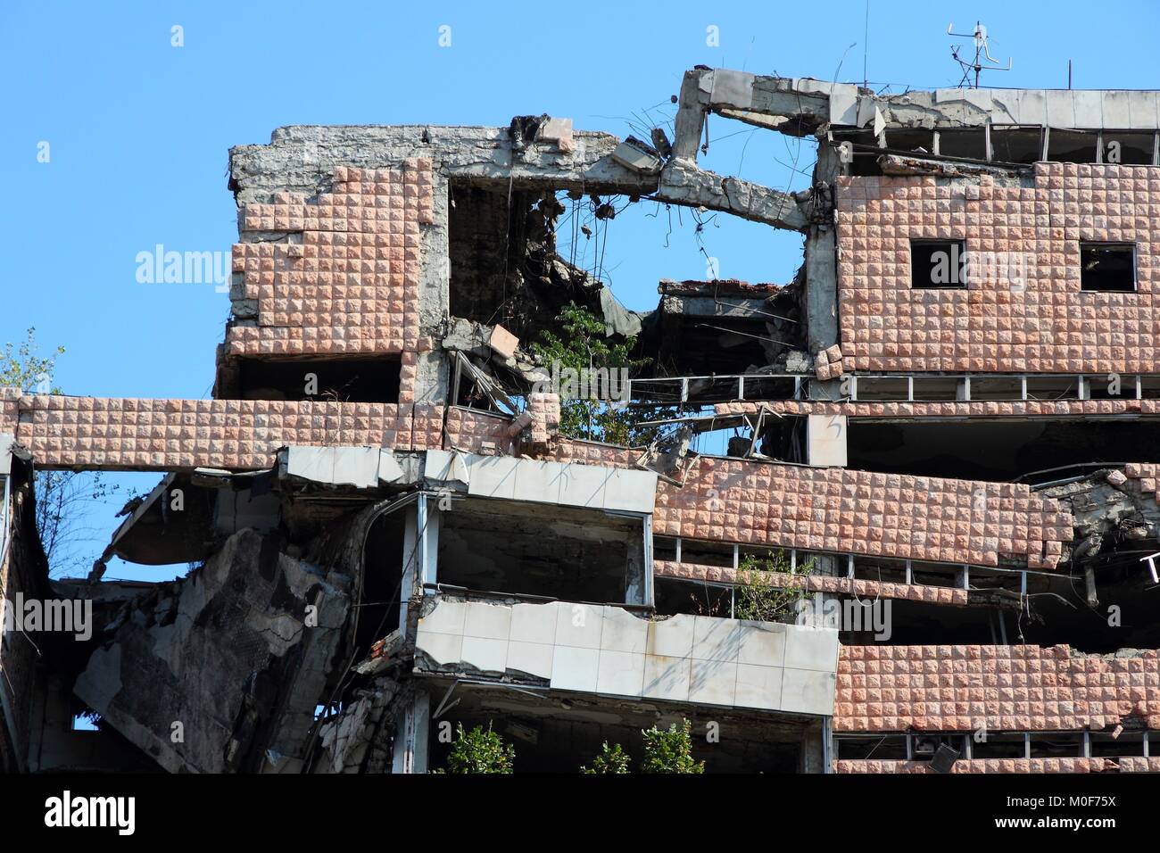 Nato bombings hi-res stock photography and images - Alamy