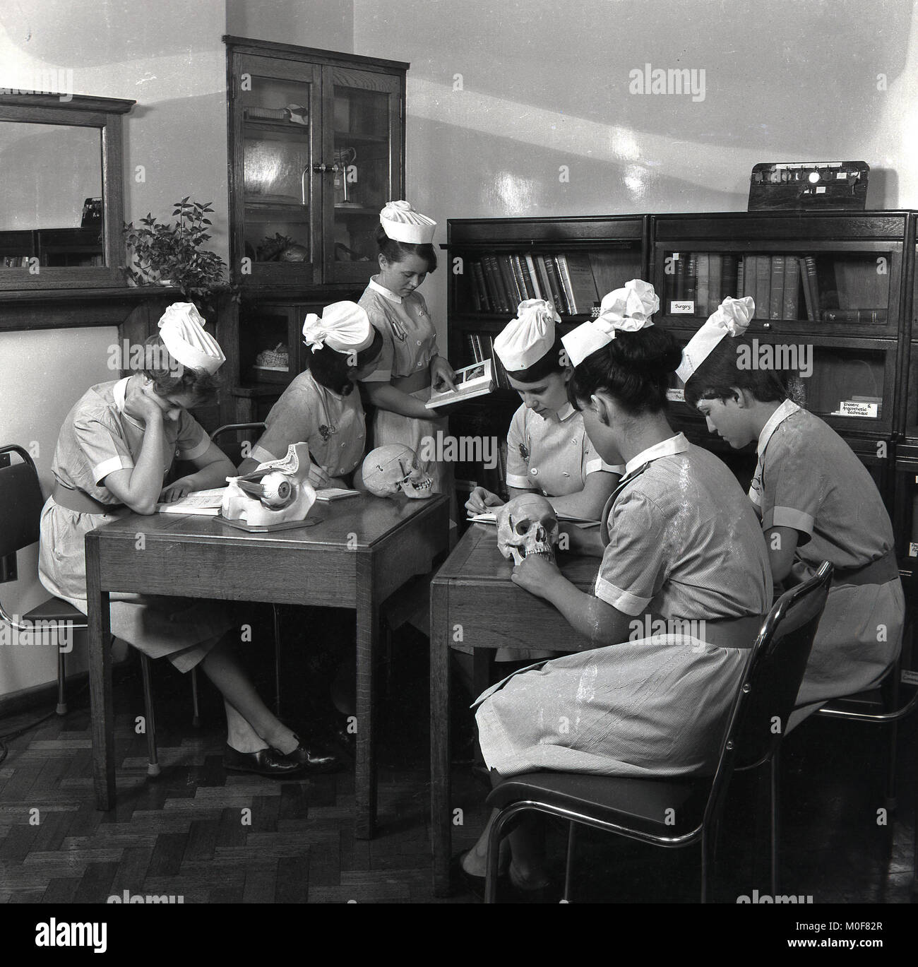 Medical textbooks hi-res stock photography and images - Alamy