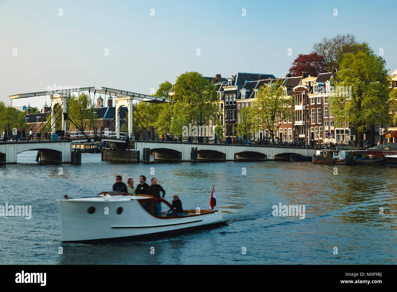 Magere brug bridge and amstel river hi-res stock photography and images ...