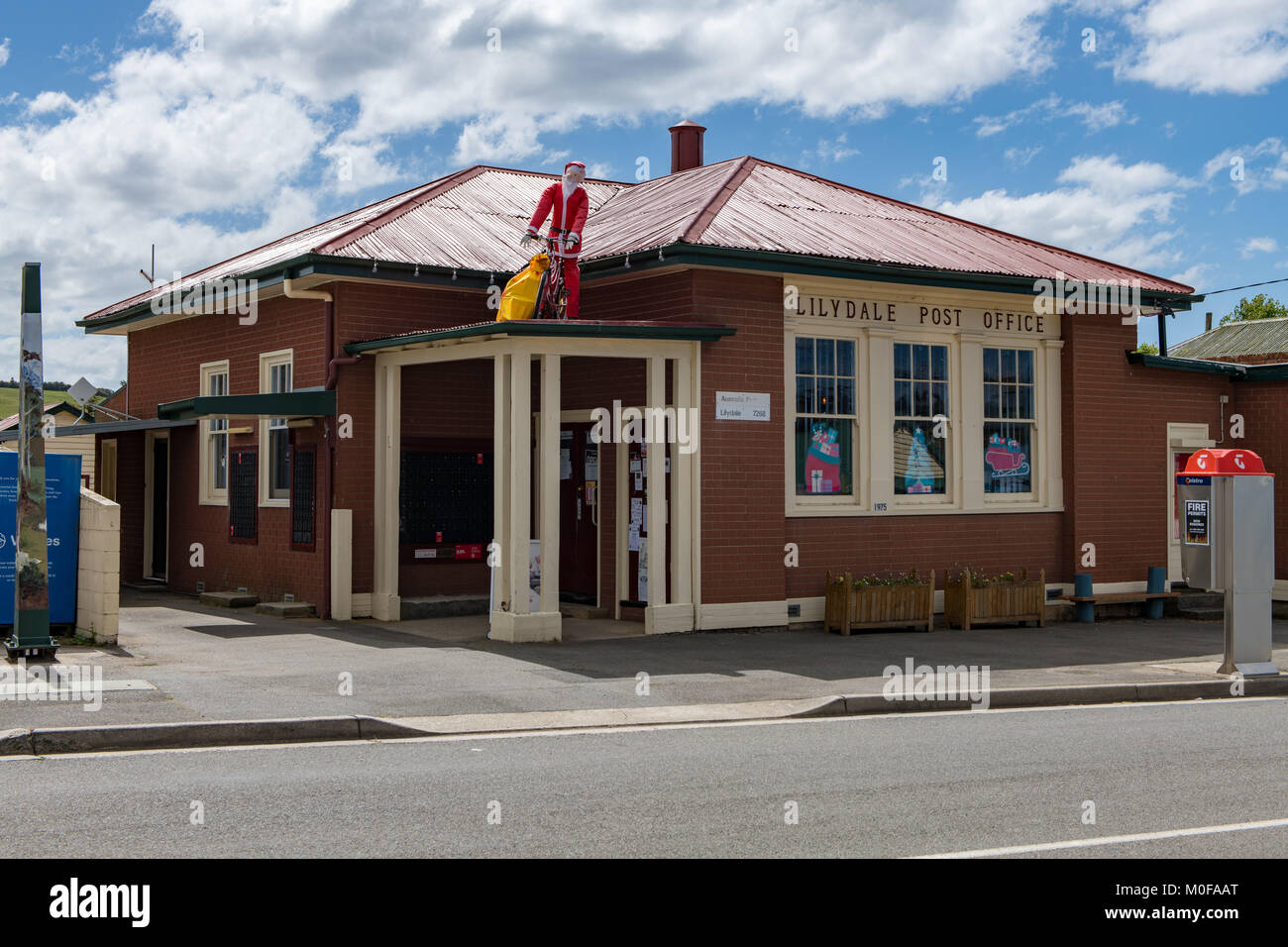 Country road australia hi-res stock photography and images - Alamy