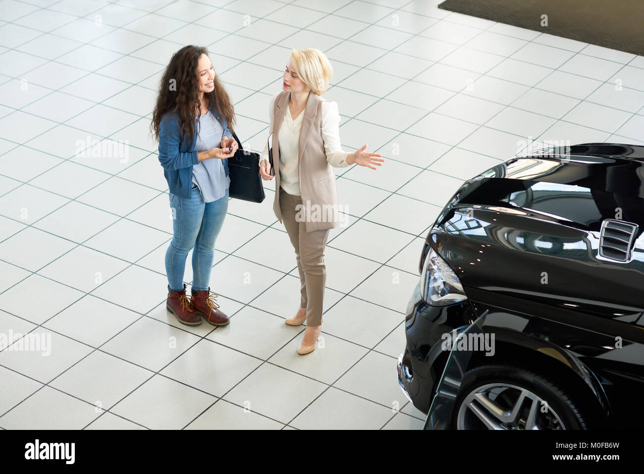 Presenting business customer hi-res stock photography and images - Alamy