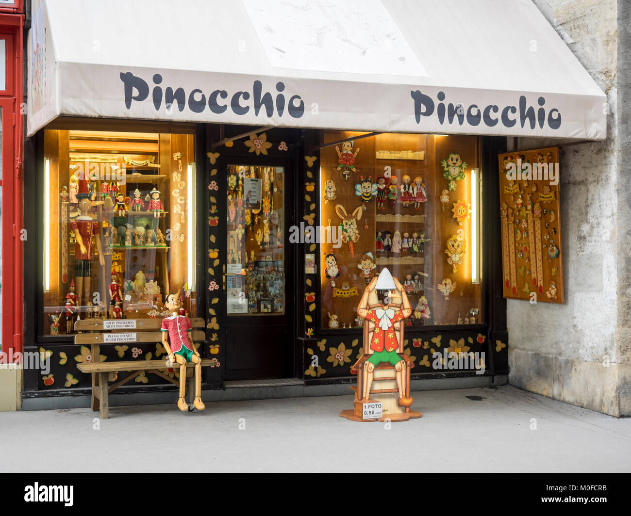 VIENNA, AUSTRIA, DECEMBER 06, 2017: Exterior view of Pinocchio shop in ...