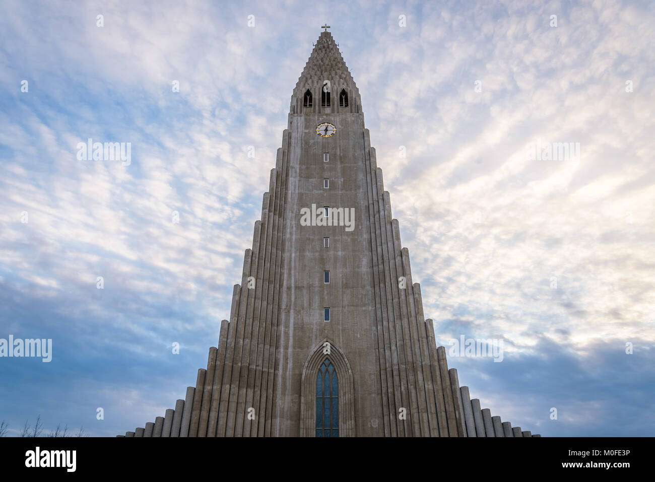 Hallgrimskirkja in icelandic capital reykjavik hi-res stock photography ...