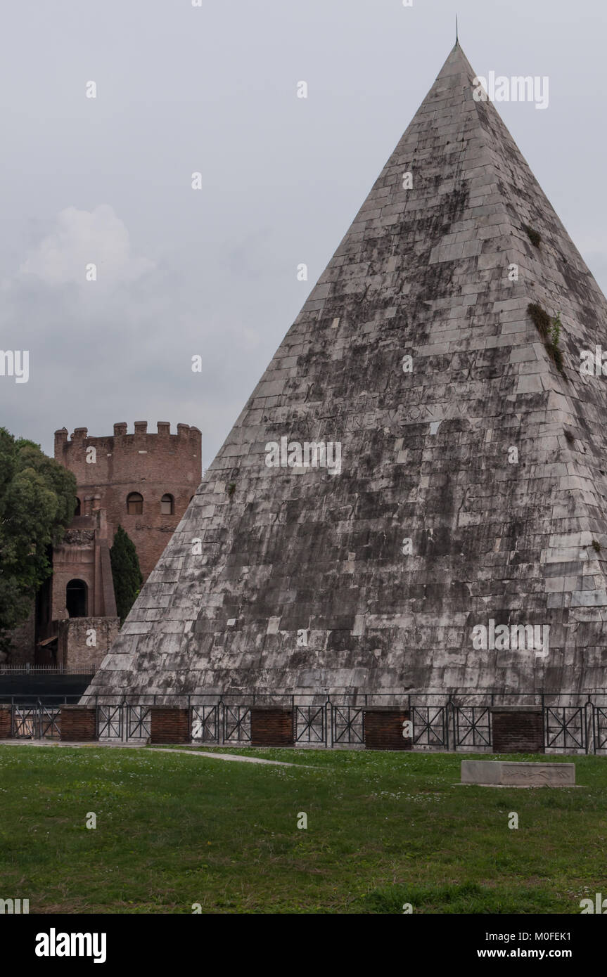 The pyramid of gaius cestius in rome hi-res stock photography and ...