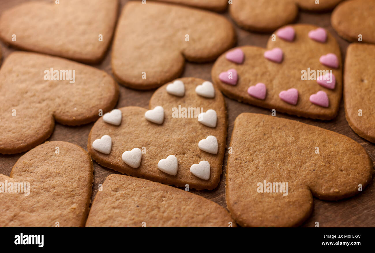 Gingerbread love heart hi-res stock photography and images - Alamy