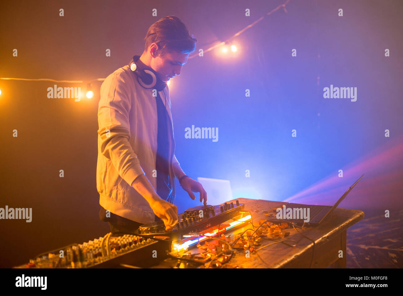 Mixing mixer hi-res stock photography and images - Alamy