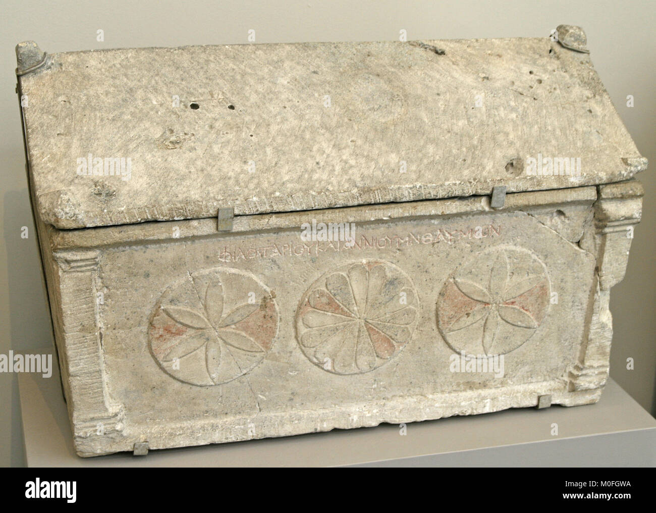Cinerariums hi-res stock photography and images - Alamy