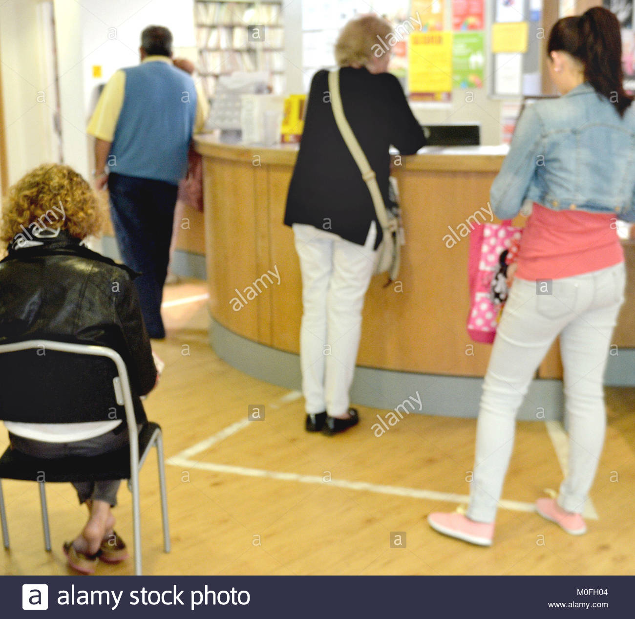 Gp Waiting Room Stock Photos & Gp Waiting Room Stock Images - Alamy